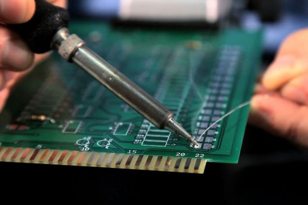 5 Best Cell Phone Repair Tools for Fixing Problems with Smart Phones